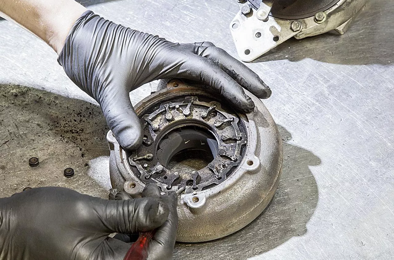 Jak naprawić turbosprężarkę silnika spalinowego, gdy ta niedomaga?