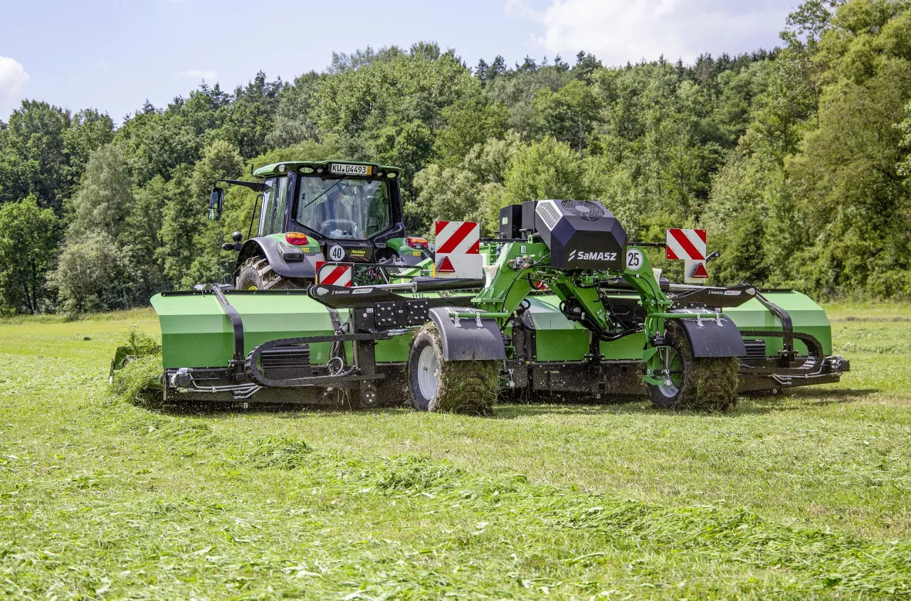 Ile kosztuje i jak sprawdza się zgrabiarka taśmowa Samasz MRG 2-900?