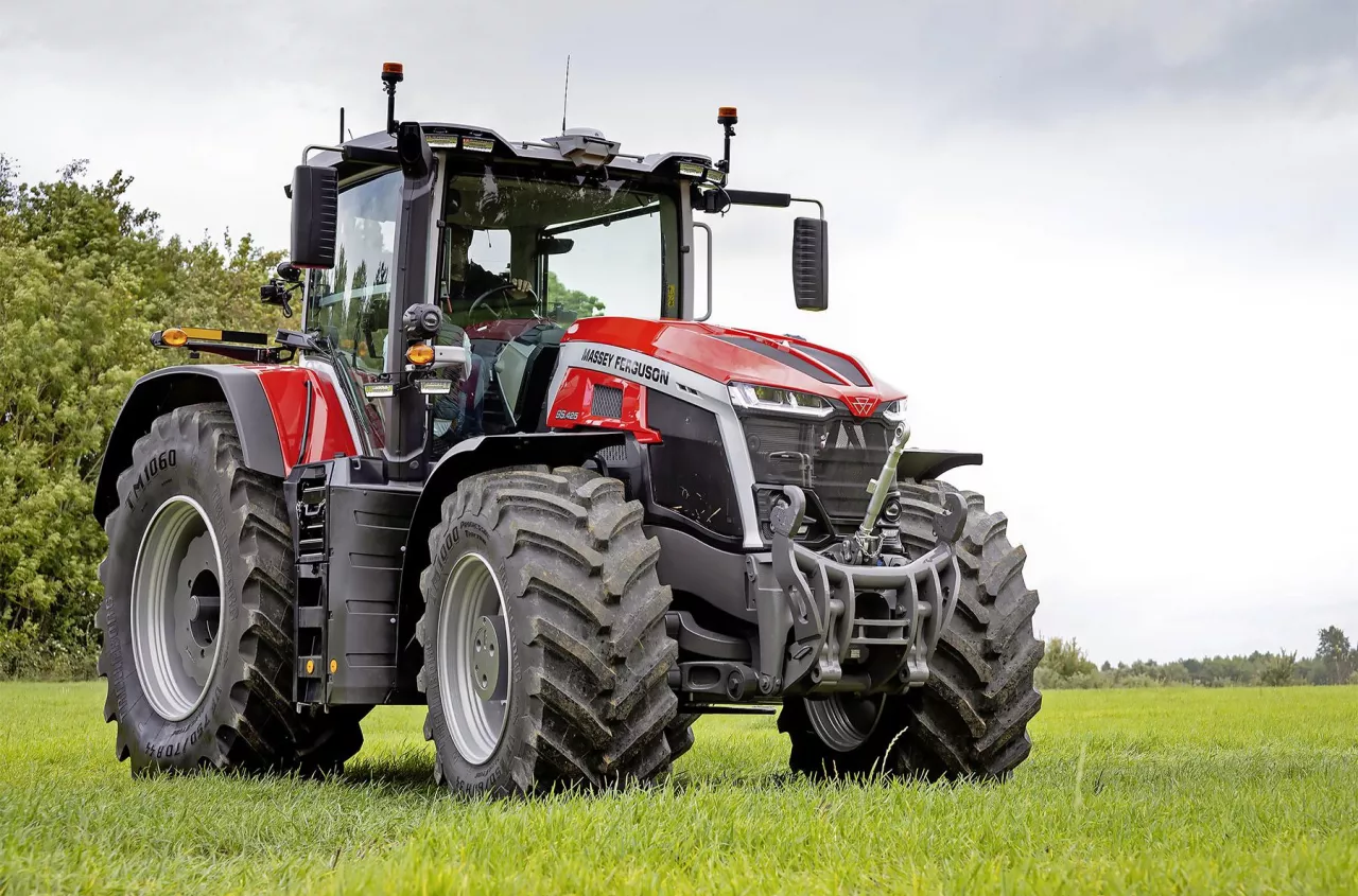 Najmocniejszy w historii Massey Ferguson o mocy ponad 400 KM!