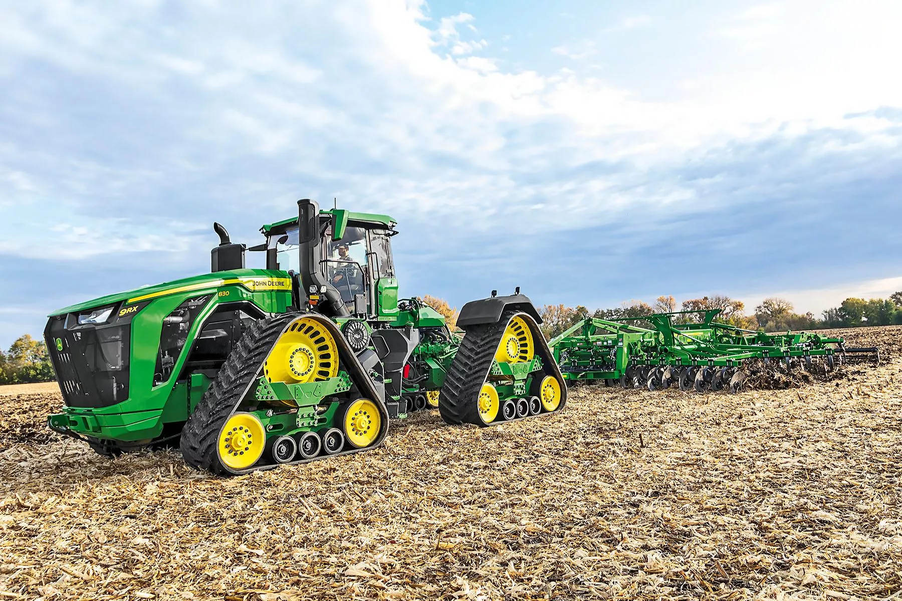 9RX.830 przekracza 900KM! To najmocniejszy ciągnik John Deere w historii