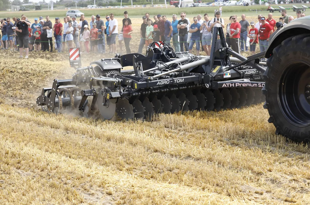 Jaki sprzęt marki Agro-Tom sprawdzisz 4 lipca podczas pokazu Żniwa i ...